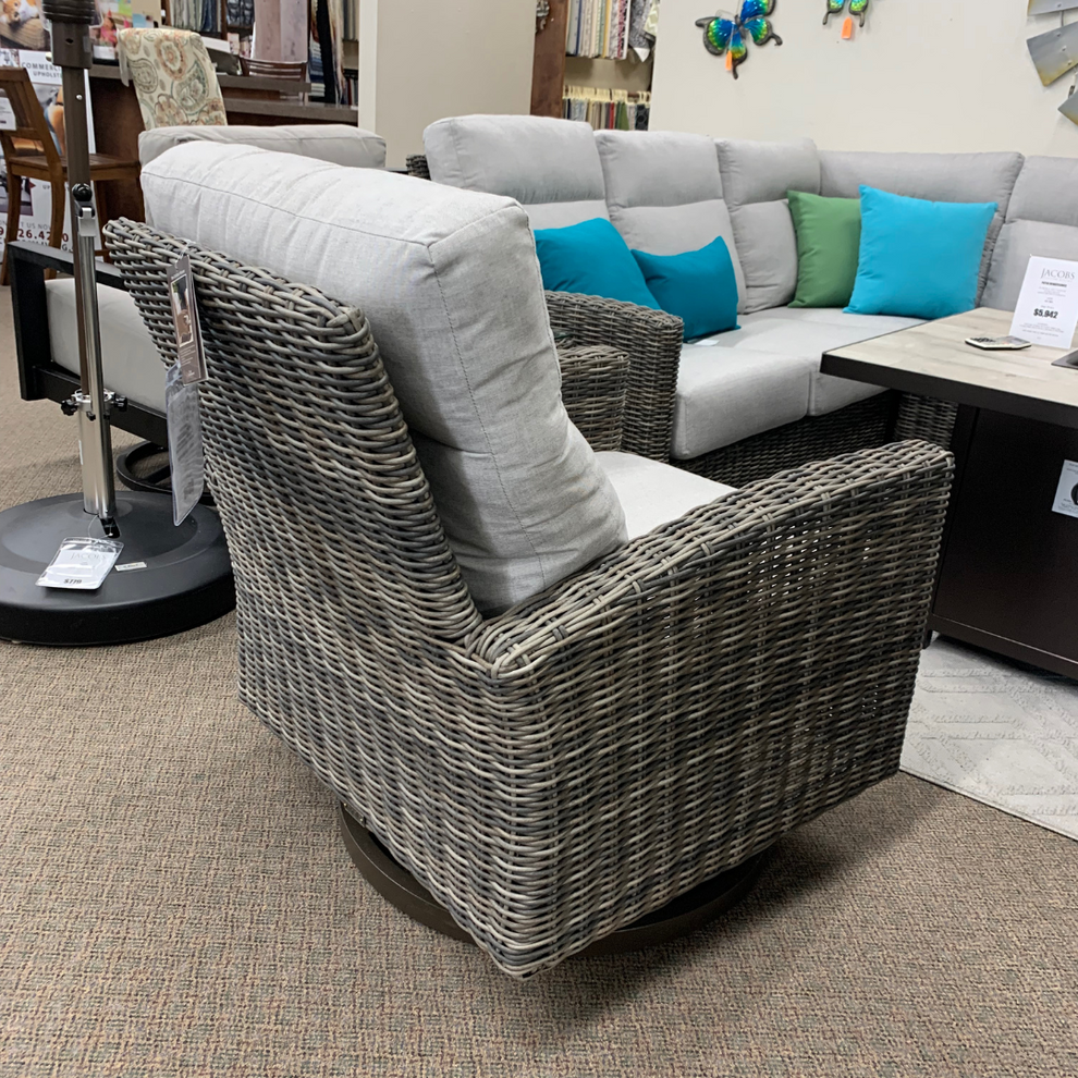 Patio Renaissance Eureka Resin Wicker Patio Club Swivel Rocker | Jacobs ...